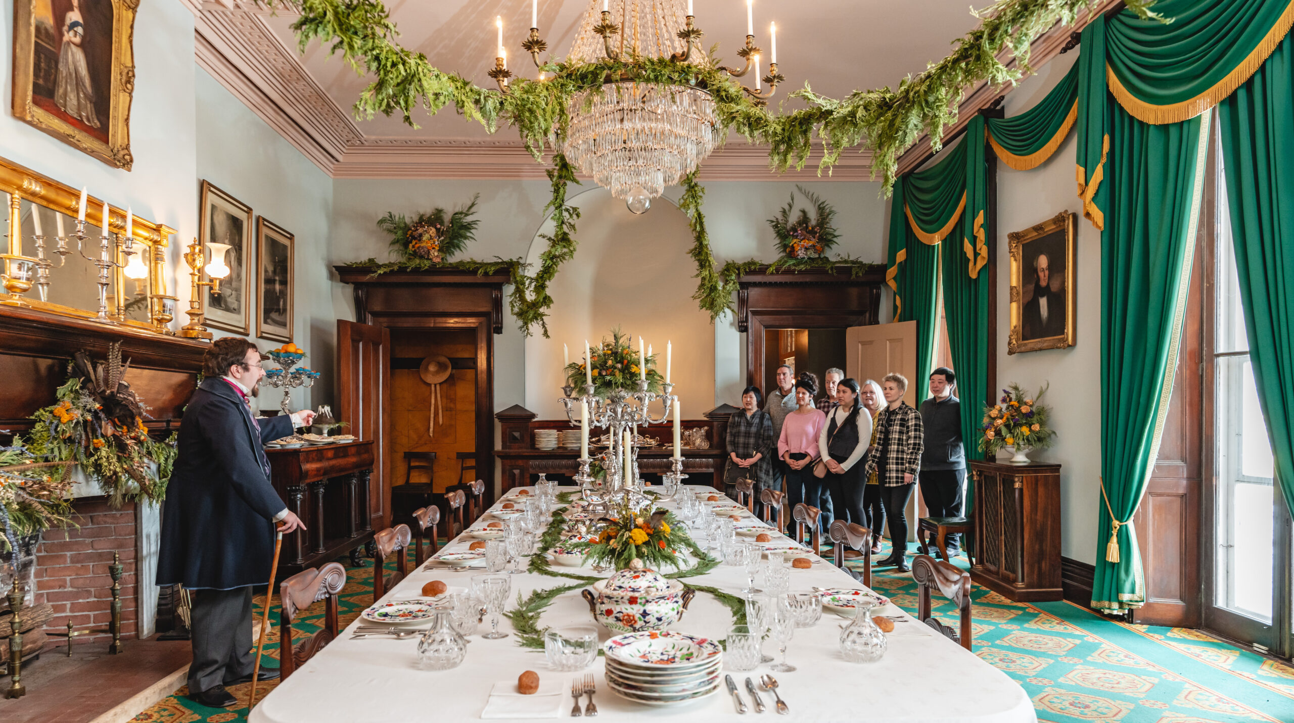 American Sign Language (ASL) Christmas Evening Tour for the Deaf ...